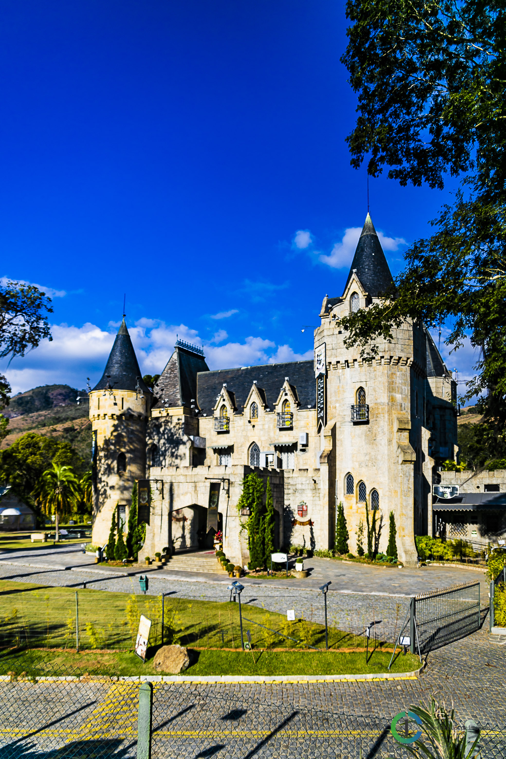 castelo de itaipava - Descubra Petrópolis